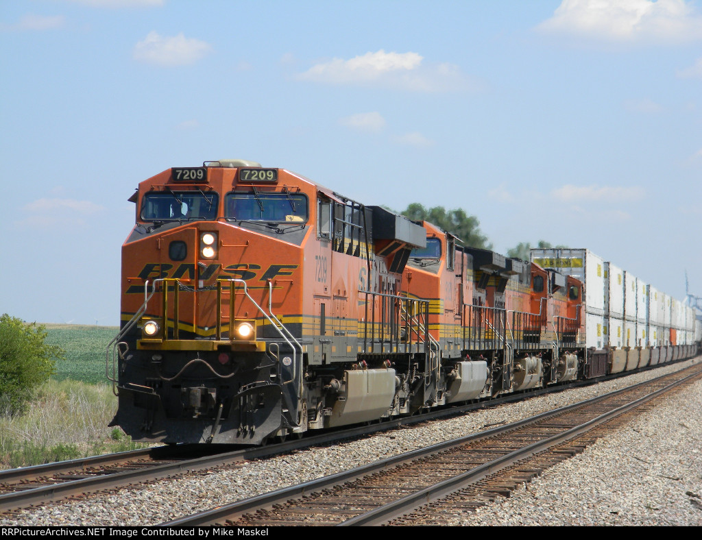 BNSF 7209